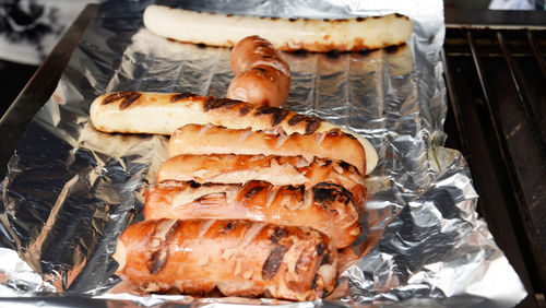 Volketswiler Nachrichten: Das Kreuz mit der Wurst